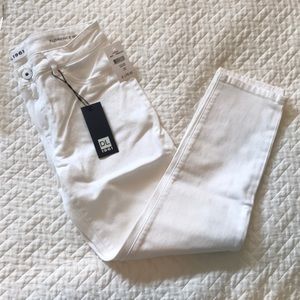 DL1961 | Jeans | Dl 961 Florence Crop Mid Rise In White | Poshmark